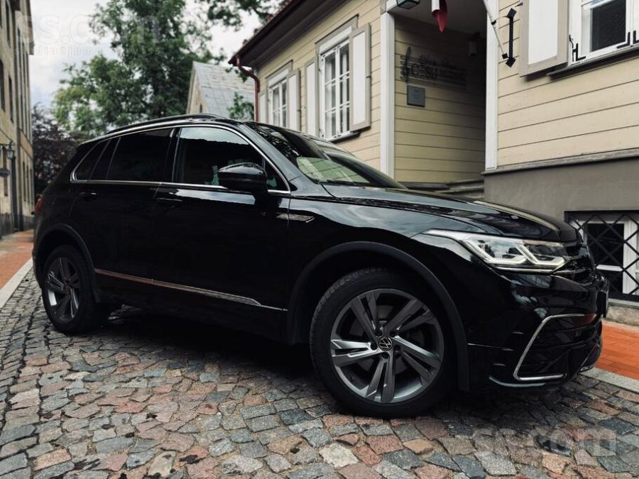 Melns Volkswagen Tiguan 2024 Cēsis, ar dzinēja tilpumu 2.00 L un nobraukumu 0 tūkst. km par 29900 €, foto 3 vietnē AUTOMOTO.COM.LV