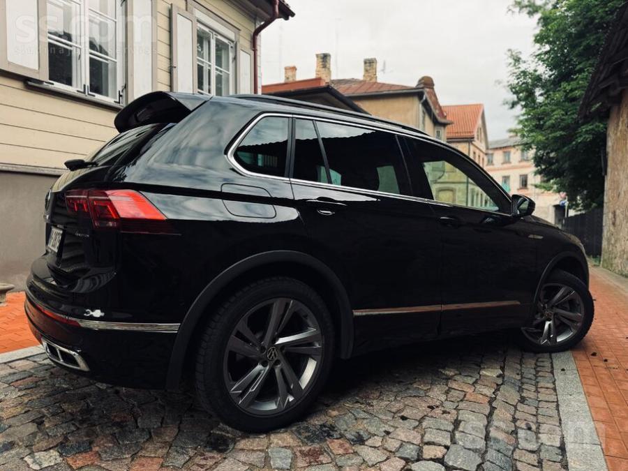 Melns Volkswagen Tiguan 2024 Cēsis, ar dzinēja tilpumu 2.00 L un nobraukumu 0 tūkst. km par 29900 €, foto 7 vietnē AUTOMOTO.COM.LV