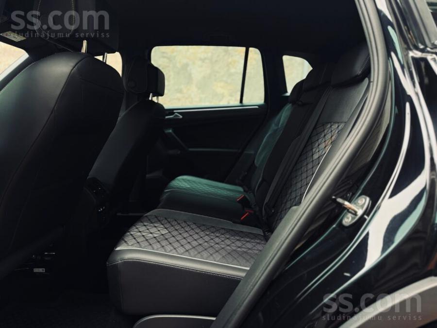 Melns Volkswagen Tiguan 2024 Cēsis, ar dzinēja tilpumu 2.00 L un nobraukumu 0 tūkst. km par 29900 €, foto 14 vietnē AUTOMOTO.COM.LV