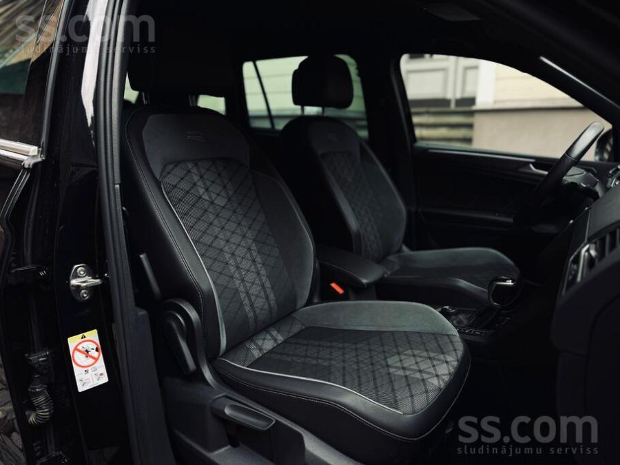 Melns Volkswagen Tiguan 2024 Cēsis, ar dzinēja tilpumu 2.00 L un nobraukumu 0 tūkst. km par 29900 €, foto 15 vietnē AUTOMOTO.COM.LV
