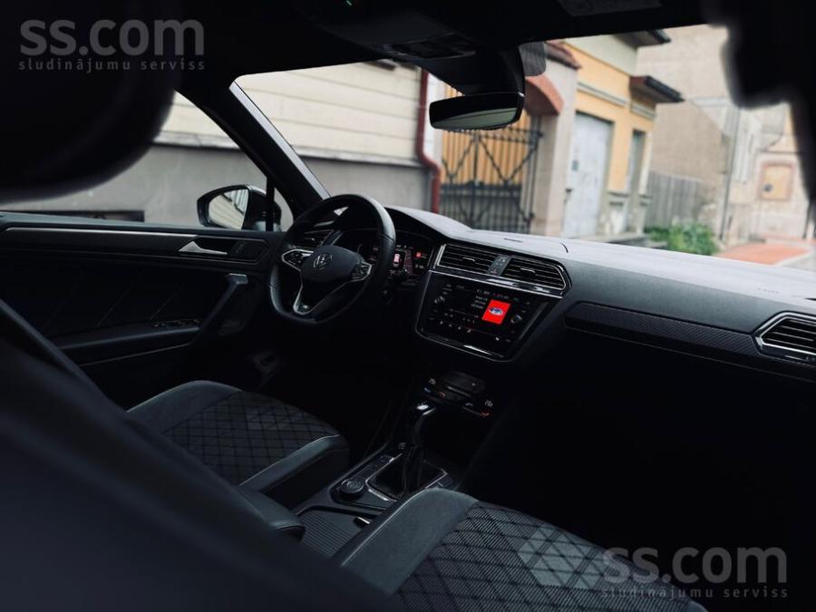 Melns Volkswagen Tiguan 2024 Cēsis, ar dzinēja tilpumu 2.00 L un nobraukumu 0 tūkst. km par 29900 €, foto 20 vietnē AUTOMOTO.COM.LV