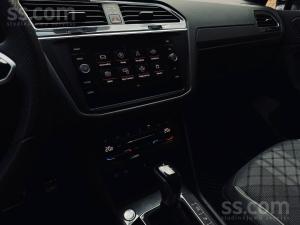 Melns Volkswagen Tiguan 2024 Cēsis, ar dzinēja tilpumu 2.00 L un nobraukumu 0 tūkst. km par 29900 €, foto 22 vietnē AUTOMOTO.COM.LV
