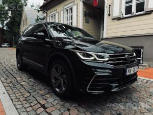 Melns Volkswagen Tiguan 2024 Cēsis, ar dzinēja tilpumu 2.00 L un nobraukumu 0 tūkst. km par 29900 €, foto 31 vietnē AUTOMOTO.COM.LV