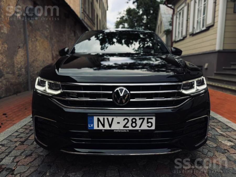 Melns Volkswagen Tiguan 2024 Cēsis, ar dzinēja tilpumu 2.00 L un nobraukumu 0 tūkst. km par 29900 €, foto 33 vietnē AUTOMOTO.COM.LV