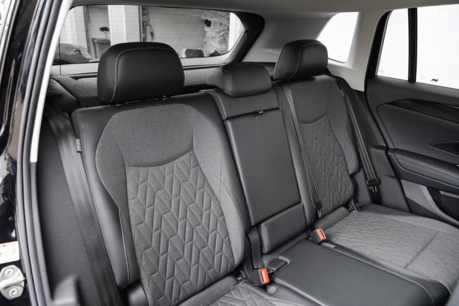 Melns Volkswagen Tiguan 2024 Rīga, ar dzinēja tilpumu 2.00 L un nobraukumu 21 tūkst. km par 32950 €, foto 9 vietnē AUTOMOTO.COM.LV