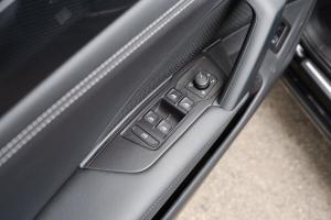 Melns Volkswagen Tiguan 2024 Rīga, ar dzinēja tilpumu 2.00 L un nobraukumu 21 tūkst. km par 32950 €, foto 11 vietnē AUTOMOTO.COM.LV