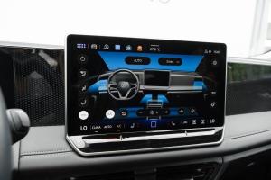Melns Volkswagen Tiguan 2024 Rīga, ar dzinēja tilpumu 2.00 L un nobraukumu 21 tūkst. km par 32950 €, foto 22 vietnē AUTOMOTO.COM.LV