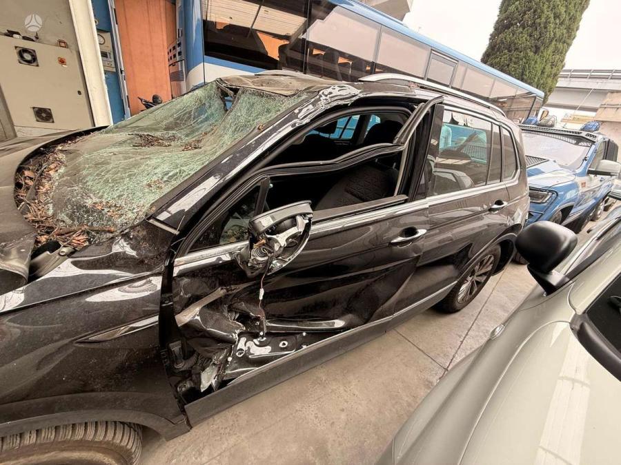 Melns Volkswagen Tiguan 2024 Šauļi, ar dzinēja tilpumu 1.50 L un nobraukumu 28 tūkst. km par 8200 €, foto 6 vietnē AUTOMOTO.COM.LV