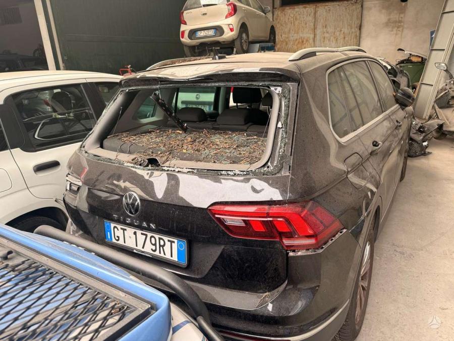 Melns Volkswagen Tiguan 2024 Šauļi, ar dzinēja tilpumu 1.50 L un nobraukumu 28 tūkst. km par 8200 €, foto 14 vietnē AUTOMOTO.COM.LV