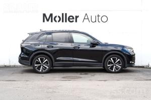 Black Volkswagen Tiguan 2024 in Riga, with an engine capacity of 1.50 L and mileage of 46 thousand km for 30900 €, photo 6 on AUTOMOTO.COM.LV