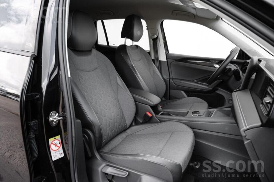 Black Volkswagen Tiguan 2024 in Riga, with an engine capacity of 1.50 L and mileage of 46 thousand km for 30900 €, photo 7 on AUTOMOTO.COM.LV