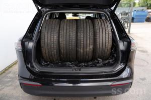 Black Volkswagen Tiguan 2024 in Riga, with an engine capacity of 1.50 L and mileage of 46 thousand km for 30900 €, photo 10 on AUTOMOTO.COM.LV