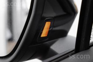 Black Volkswagen Tiguan 2024 in Riga, with an engine capacity of 1.50 L and mileage of 46 thousand km for 30900 €, photo 15 on AUTOMOTO.COM.LV