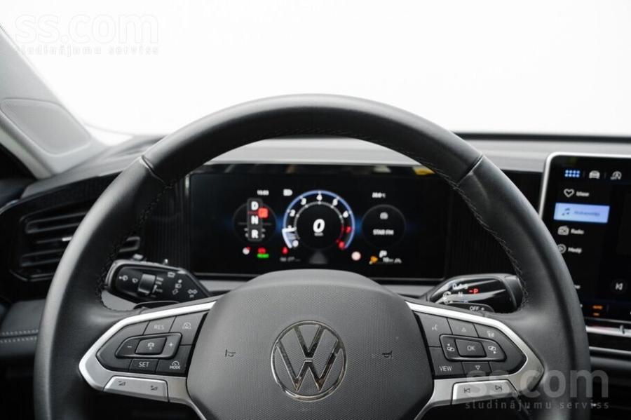Black Volkswagen Tiguan 2024 in Riga, with an engine capacity of 1.50 L and mileage of 46 thousand km for 30900 €, photo 20 on AUTOMOTO.COM.LV