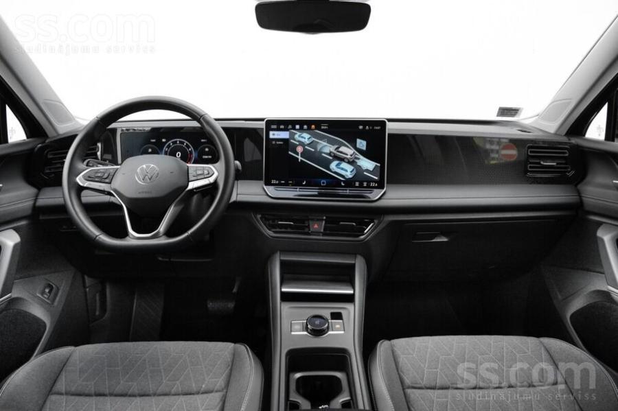 Black Volkswagen Tiguan 2024 in Riga, with an engine capacity of 1.50 L and mileage of 46 thousand km for 30900 €, photo 33 on AUTOMOTO.COM.LV