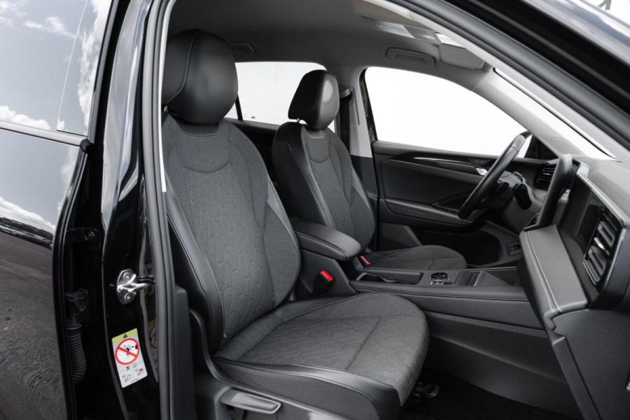 Melns Volkswagen Tiguan 2024 Rīga, ar dzinēja tilpumu 1.50 L un nobraukumu 68 tūkst. km par 29900 €, foto 7 vietnē AUTOMOTO.COM.LV