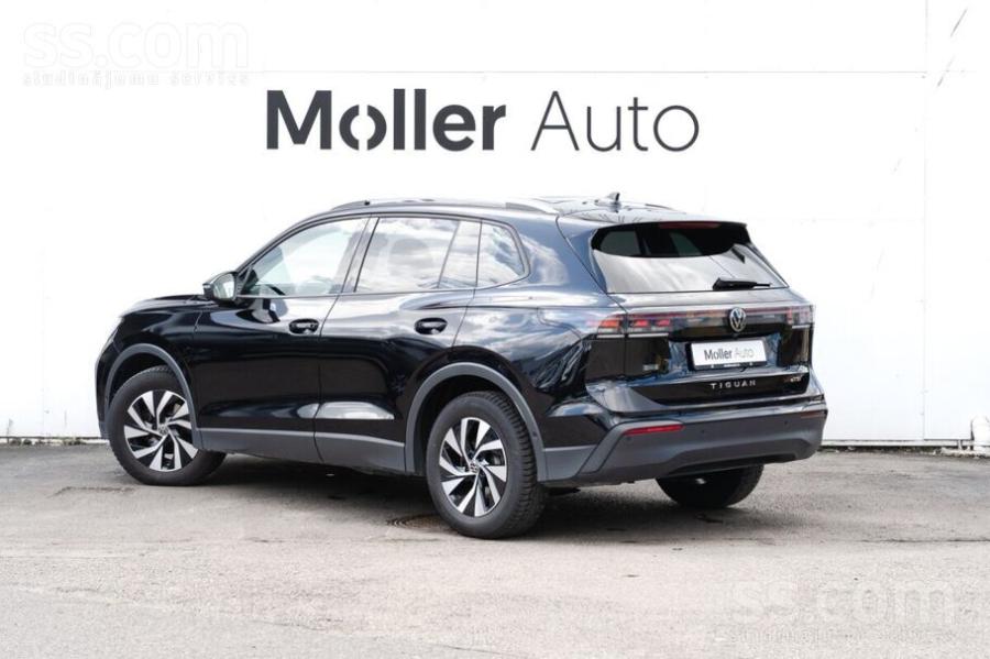 Melns Volkswagen Tiguan 2024 Rīga, ar dzinēja tilpumu 1.50 L un nobraukumu 68 tūkst. km par 29900 €, foto 4 vietnē AUTOMOTO.COM.LV