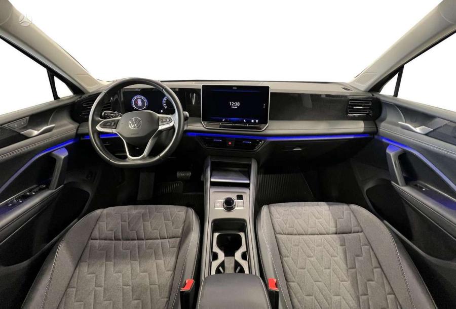 Melns Volkswagen Tiguan 2024 Kauņa, ar dzinēja tilpumu 1.50 L un nobraukumu 0 tūkst. km par 29600 €, foto 6 vietnē AUTOMOTO.COM.LV