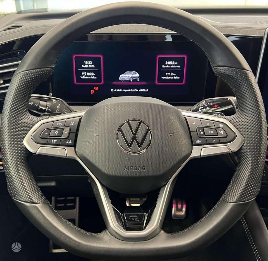 Black Volkswagen Tiguan 2024 in Kaunas, with an engine capacity of 1.50 L and mileage of 34 thousand km for 39500 €, photo 9 on AUTOMOTO.COM.LV