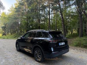 Black Volkswagen Tiguan 2024 in Vilnius, with an engine capacity of 1.50 L and mileage of 47 thousand km for 28500 €, photo 4 on AUTOMOTO.COM.LV