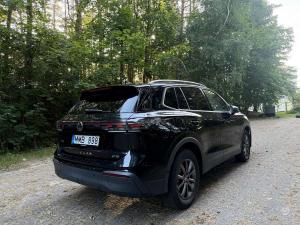 Black Volkswagen Tiguan 2024 in Vilnius, with an engine capacity of 1.50 L and mileage of 47 thousand km for 28500 €, photo 6 on AUTOMOTO.COM.LV