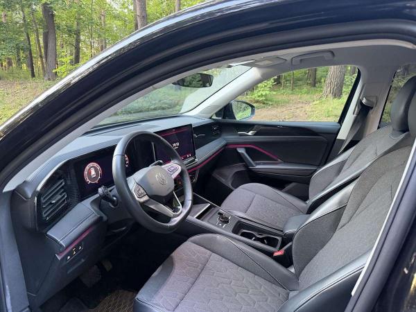Melns Volkswagen Tiguan 2024 Viļņa, ar dzinēja tilpumu 1.50 L un nobraukumu 47 tūkst. km par 28500 €, foto 10 vietnē AUTOMOTO.COM.LV