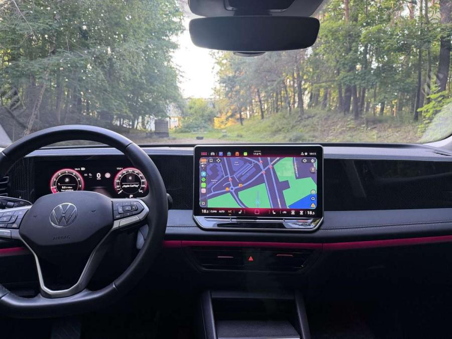 Black Volkswagen Tiguan 2024 in Vilnius, with an engine capacity of 1.50 L and mileage of 47 thousand km for 28500 €, photo 12 on AUTOMOTO.COM.LV