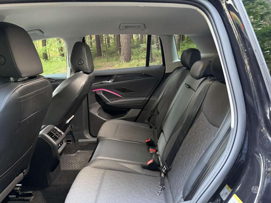 Black Volkswagen Tiguan 2024 in Vilnius, with an engine capacity of 1.50 L and mileage of 47 thousand km for 28500 €, photo 13 on AUTOMOTO.COM.LV