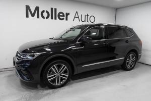 Black Volkswagen Tiguan 2024 in Vilnius, with an engine capacity of 2.00 L and mileage of 25 thousand km for 30950 €, photo 3 on AUTOMOTO.COM.LV