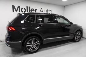 Black Volkswagen Tiguan 2024 in Vilnius, with an engine capacity of 2.00 L and mileage of 25 thousand km for 30950 €, photo 5 on AUTOMOTO.COM.LV