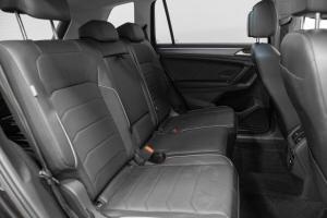 Black Volkswagen Tiguan 2024 in Vilnius, with an engine capacity of 2.00 L and mileage of 25 thousand km for 30950 €, photo 9 on AUTOMOTO.COM.LV