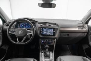 Black Volkswagen Tiguan 2024 in Vilnius, with an engine capacity of 2.00 L and mileage of 25 thousand km for 30950 €, photo 10 on AUTOMOTO.COM.LV
