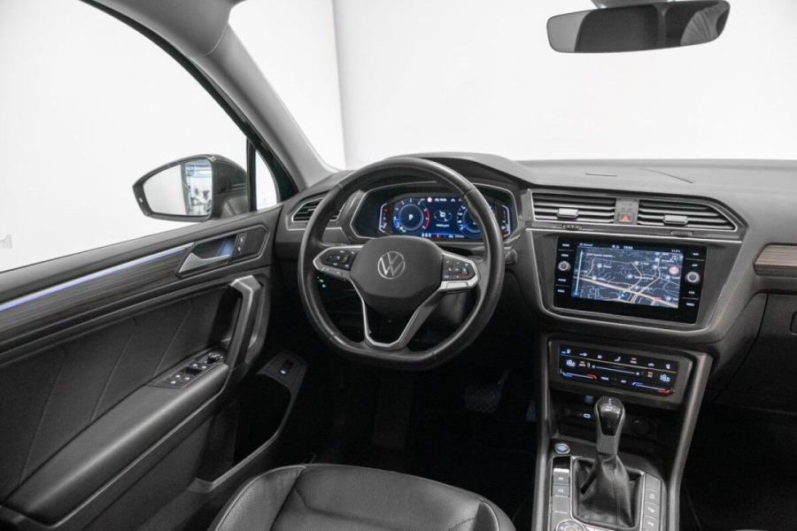 Black Volkswagen Tiguan 2024 in Vilnius, with an engine capacity of 2.00 L and mileage of 25 thousand km for 30950 €, photo 11 on AUTOMOTO.COM.LV