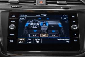 Black Volkswagen Tiguan 2024 in Vilnius, with an engine capacity of 2.00 L and mileage of 25 thousand km for 30950 €, photo 17 on AUTOMOTO.COM.LV