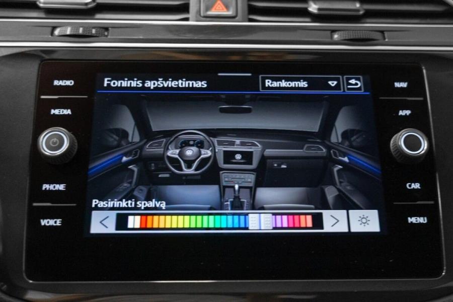 Black Volkswagen Tiguan 2024 in Vilnius, with an engine capacity of 2.00 L and mileage of 25 thousand km for 30950 €, photo 18 on AUTOMOTO.COM.LV