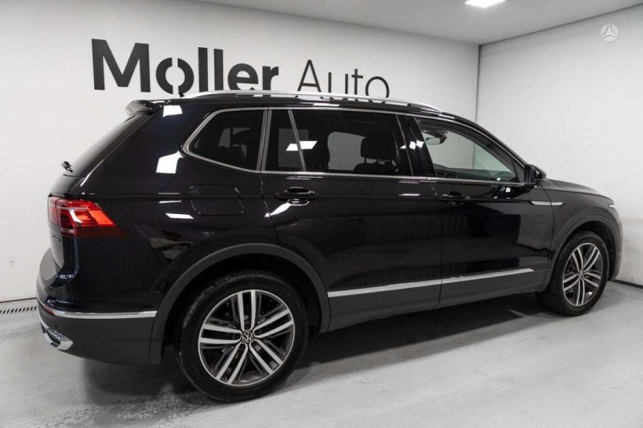Black Volkswagen Tiguan 2024 in Vilnius, with an engine capacity of 2.00 L and mileage of 25 thousand km for 30950 €, photo 5 on AUTOMOTO.COM.LV