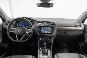 Black Volkswagen Tiguan 2024 in Vilnius, with an engine capacity of 2.00 L and mileage of 25 thousand km for 30950 €, photo 10 on AUTOMOTO.COM.LV