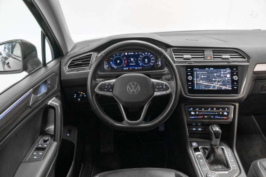Black Volkswagen Tiguan 2024 in Vilnius, with an engine capacity of 2.00 L and mileage of 25 thousand km for 30950 €, photo 12 on AUTOMOTO.COM.LV