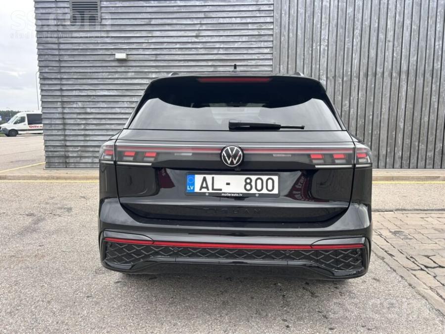Black Volkswagen Tiguan 2024 in Riga, with an engine capacity of 1.50 L and mileage of 33 thousand km for 36900 €, photo 5 on AUTOMOTO.COM.LV