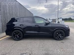 Black Volkswagen Tiguan 2024 in Riga, with an engine capacity of 1.50 L and mileage of 33 thousand km for 36900 €, photo 7 on AUTOMOTO.COM.LV