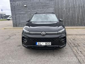 Black Volkswagen Tiguan 2024 in Riga, with an engine capacity of 1.50 L and mileage of 33 thousand km for 36900 €, photo 9 on AUTOMOTO.COM.LV