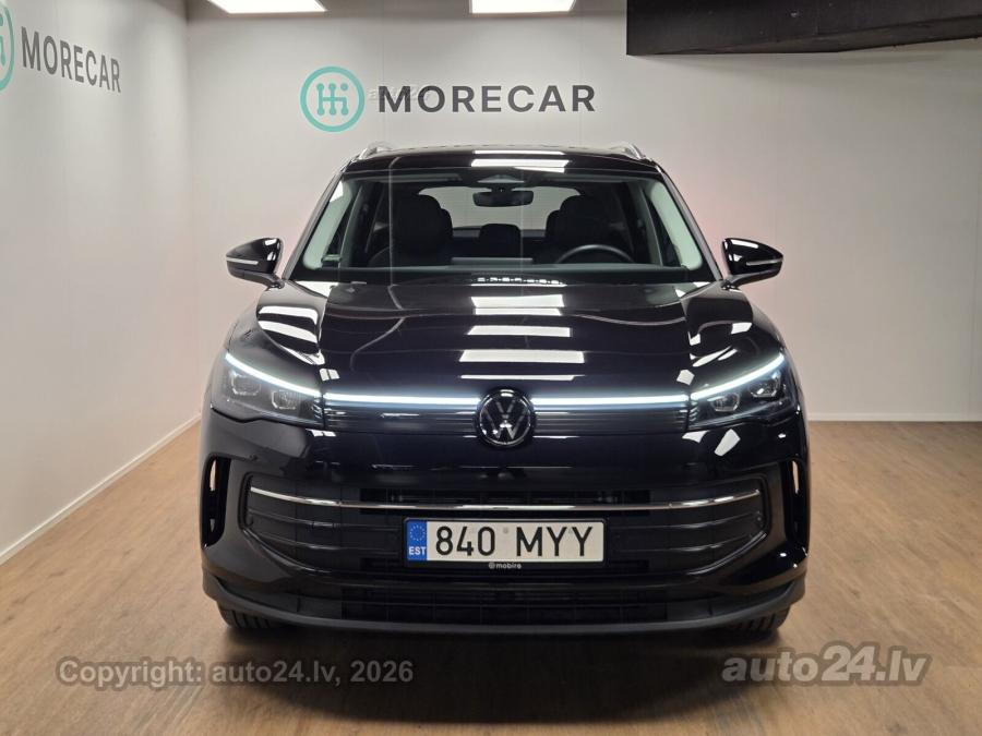 Melns Volkswagen Tiguan 2024 Tallina, ar dzinēja tilpumu 1.50 L un nobraukumu 34 tūkst. km par 30900 €, foto 3 vietnē AUTOMOTO.COM.LV