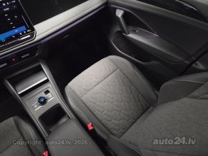 Melns Volkswagen Tiguan 2024 Tallina, ar dzinēja tilpumu 1.50 L un nobraukumu 34 tūkst. km par 30900 €, foto 16 vietnē AUTOMOTO.COM.LV