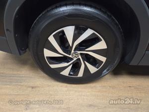 Melns Volkswagen Tiguan 2024 Tallina, ar dzinēja tilpumu 1.50 L un nobraukumu 34 tūkst. km par 30900 €, foto 22 vietnē AUTOMOTO.COM.LV