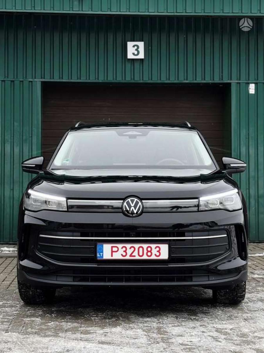 Black Volkswagen Tiguan 2025 in Klaipeda, with an engine capacity of 1.97 L and mileage of 18 thousand km for 38000 €, photo 2 on AUTOMOTO.COM.LV