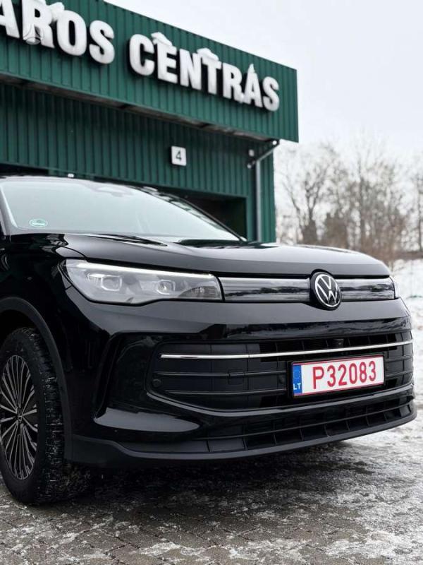 Melns Volkswagen Tiguan 2025 Klaipėda, ar dzinēja tilpumu 1.97 L un nobraukumu 18 tūkst. km par 38000 €, foto 3 vietnē AUTOMOTO.COM.LV