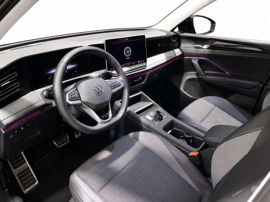 Melns Volkswagen Tiguan 2025 Kauņa, ar dzinēja tilpumu 1.50 L un nobraukumu 24 tūkst. km par 27800 €, foto 4 vietnē AUTOMOTO.COM.LV