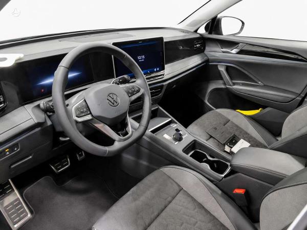 Melns Volkswagen Tiguan 2025 Viļņa, ar dzinēja tilpumu 1.50 L un nobraukumu 25 tūkst. km par 28900 €, foto 3 vietnē AUTOMOTO.COM.LV