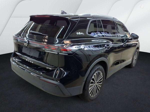 Melns Volkswagen Tiguan 2025 Viļņa, ar dzinēja tilpumu 1.50 L un nobraukumu 20 tūkst. km par 29300 €, foto 2 vietnē AUTOMOTO.COM.LV