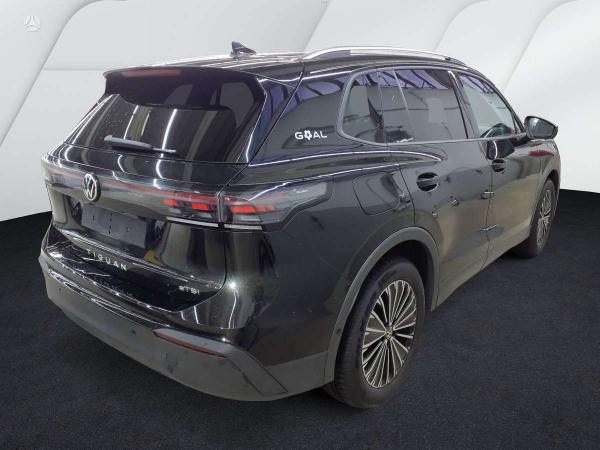 Melns Volkswagen Tiguan 2025 Viļņa, ar dzinēja tilpumu 1.50 L un nobraukumu 22 tūkst. km par 28900 €, foto 2 vietnē AUTOMOTO.COM.LV
